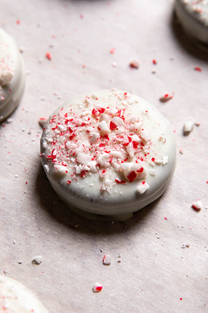 Peppermint Bark Oreos - Modern Crumb