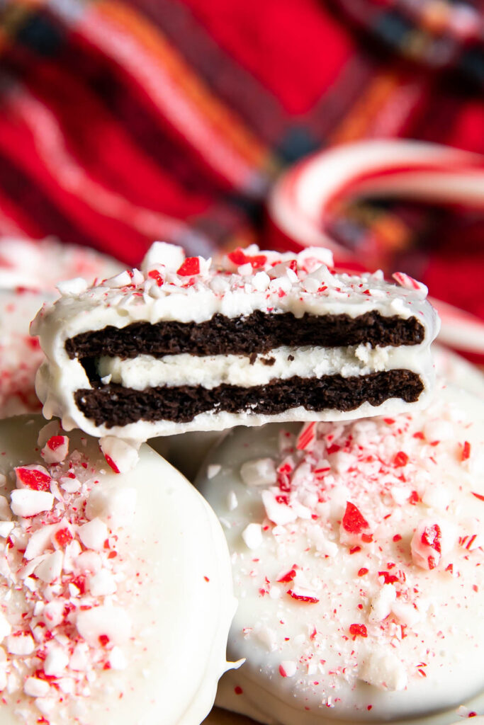 Peppermint Bark Oreos - Modern Crumb