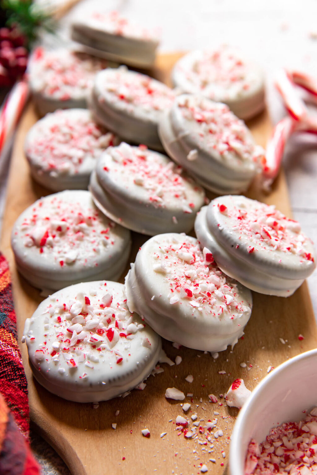 Peppermint Bark Oreos - Modern Crumb