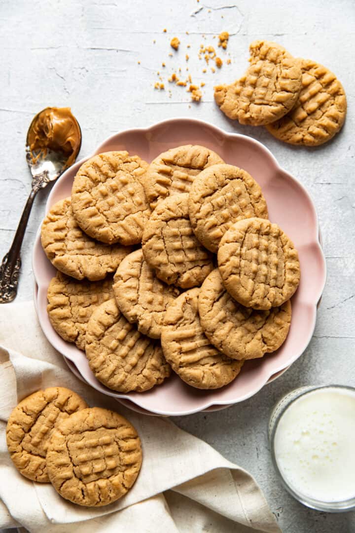 Peanut Butter Cookies - Modern Crumb